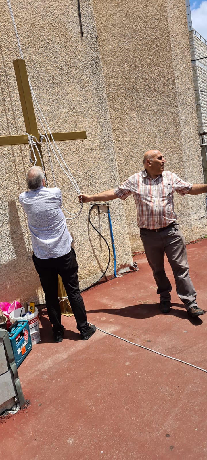 Rigging Cross For Lift | Christian Cross Ministries