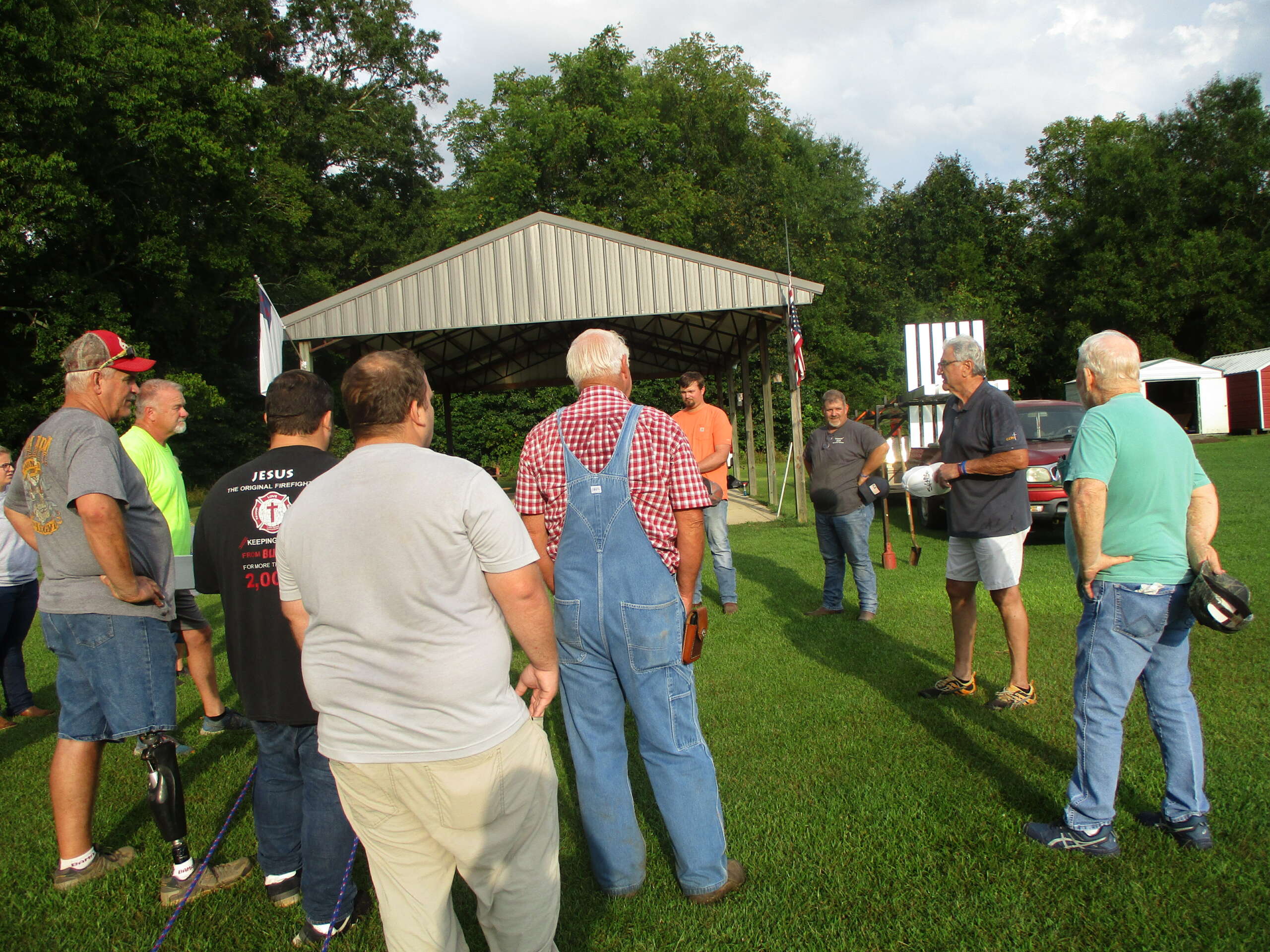Pastor Ed Leads In Prayer | Christian Cross Ministries